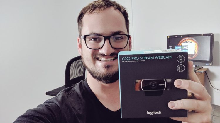 Logitech used influencers to review their C922 Pro Stream Webcam