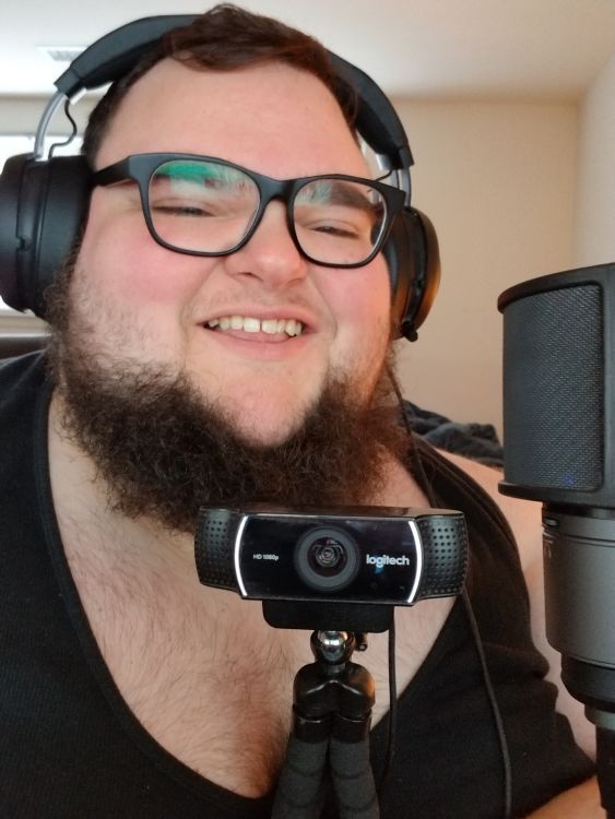 Logitech used influencers to review their C922 Pro Stream Webcam